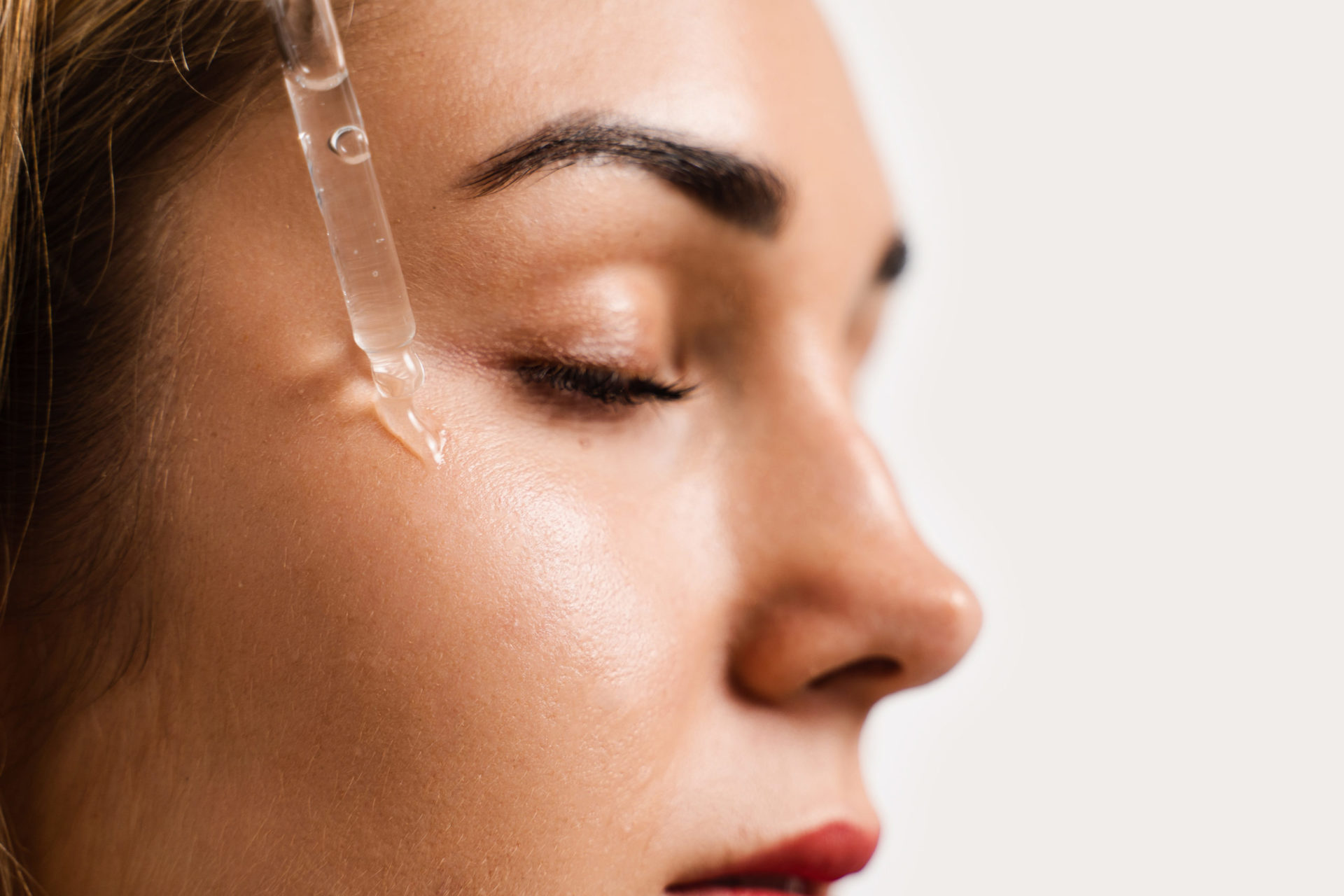 What is face serum & why should you be using it? | Essence Wellness Clinic